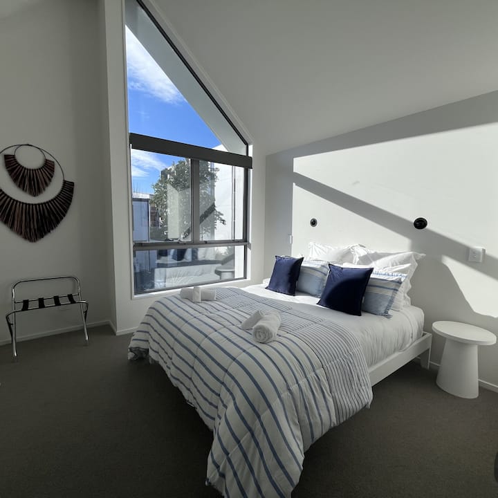 Urban Nest Explorer: Walk To City, Free Parking - Lyttelton