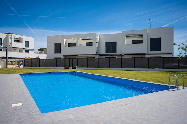 Moderne, Avec Piscine, A/c, Pk à 2 Min De La Plage - Torredembarra