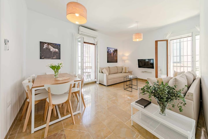 Isg Apartments: Doña Guiomar 1.1/ Free Parking - Seville