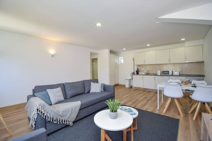 Stylish Apartment With Terrace - 800 Meters From B - Oeiras