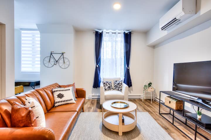 Travel, Leisure, Business In Dt - Lasalle