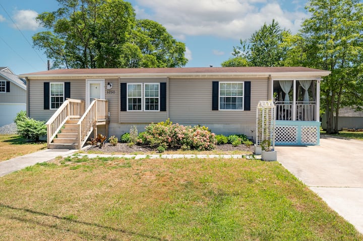 One Peace Cottage On Chincoteague Island! - Chincoteague, VA