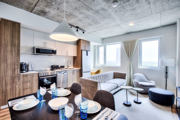 Bright Spacious Central Downtown - Montreal