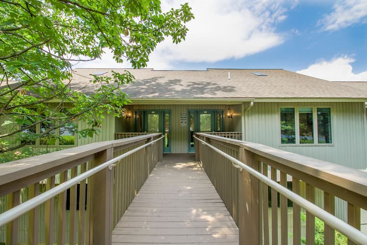 The Summit Four Bedroom Townhome - Shenandoah, VA