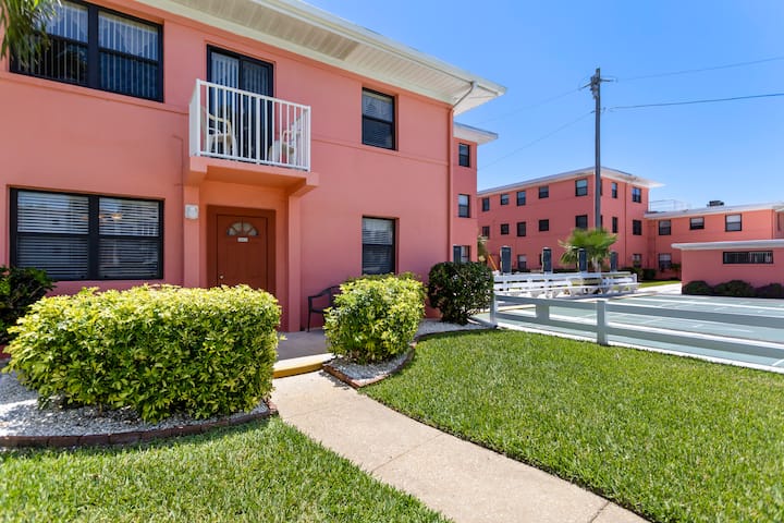 Gulf Winds 803 - Easy Access & Beachside Comfort - St. Pete Beach, FL