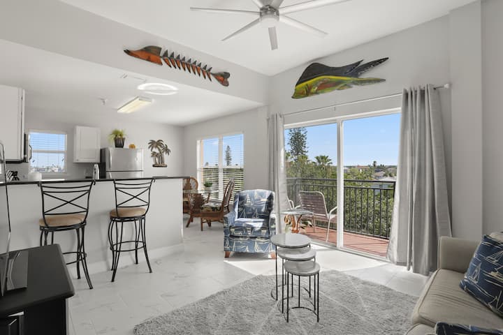 Madeira Bay Resort 413 - Madeira Beach, FL