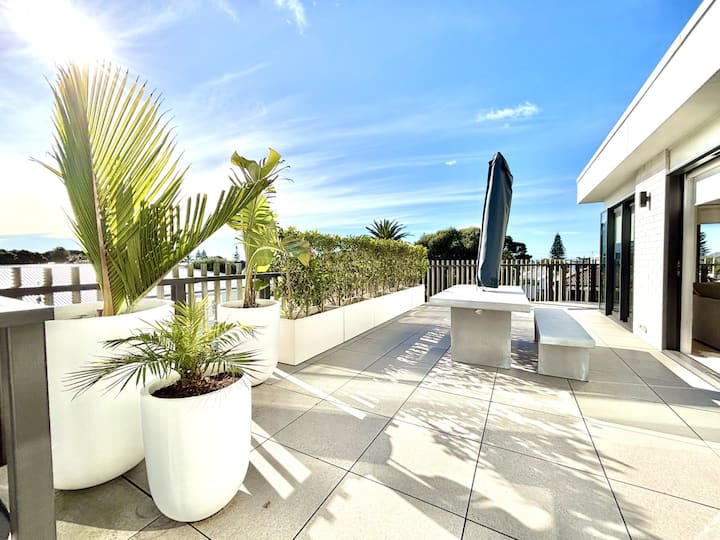 Deluxe Downtown: Sleeps 8+/250m-beach/600m-town - Mount Maunganui