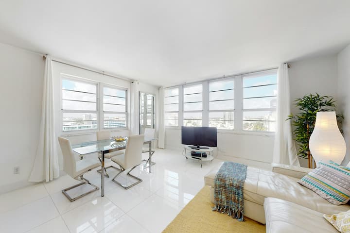 1br Condo Stay With Gym, Hot Tub, Pool, & Kitchen - Miami Beach, FL