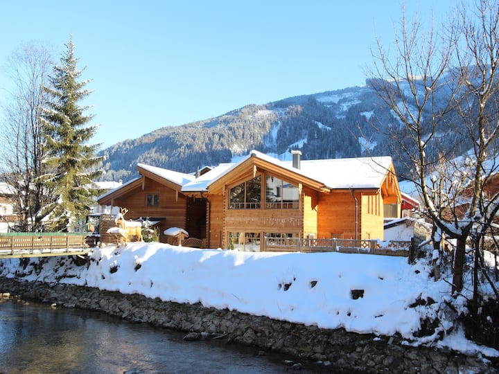 Chalet Au Centre De Kaprun, Sauna & Bain à Remou - Kaprun