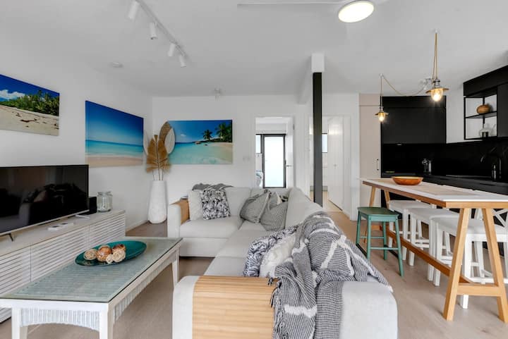 Mira—poolside Beach Retreat By Four Mile Beach - Port Douglas