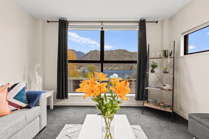 Luxury Livingstone Views - Weka Suite - 퀸스타운