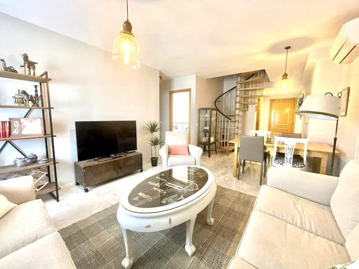 Calu Homes Duplex Cerca Playa De Huelin - Malaga