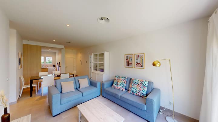 Charlotte’s Corner By On Travel - Oliva