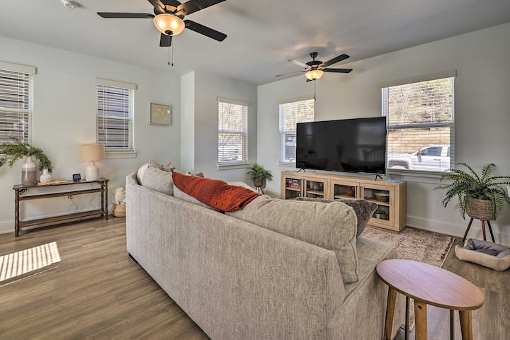 Convenient Fayetteville Home - 3 Mi To Town! - Fayetteville, AR