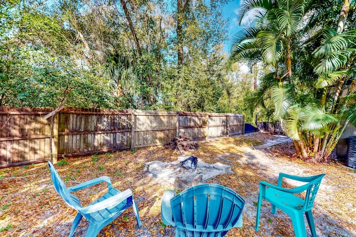 Centrally Located Home With A Firepit, Large Yard - Altamonte Springs, FL