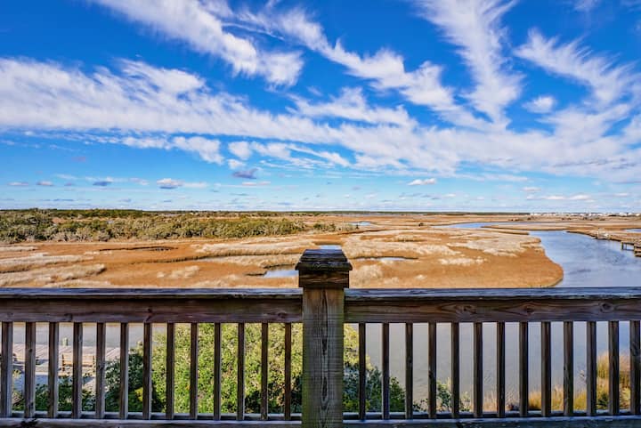 301-e Mandalay Bay - How Sweet The Sound - Surf City