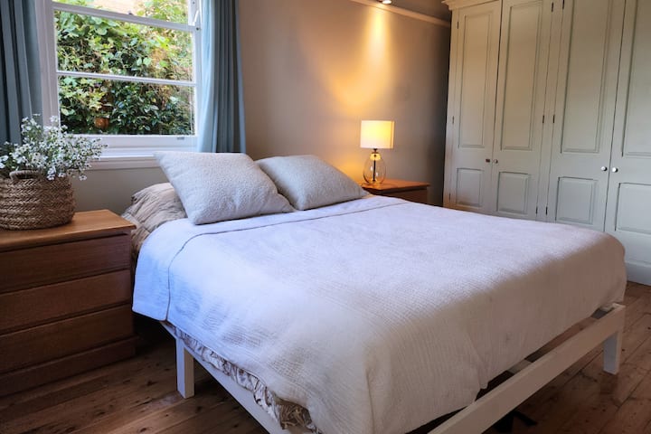 Stunning 2br Unit In Queenscliff - Manly