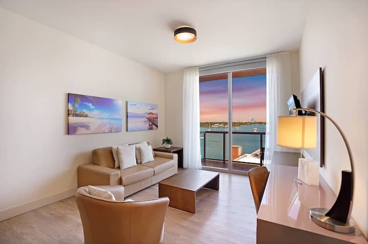 Relaxing 2br Sunsets Over The Water-cs12 - Hollywood, FL