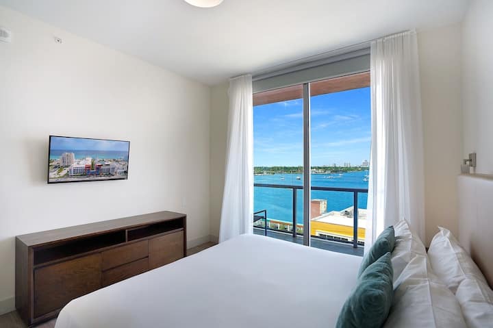 Relaxing Sunsets Over The Water At Costa-cs12 - Hollywood, FL