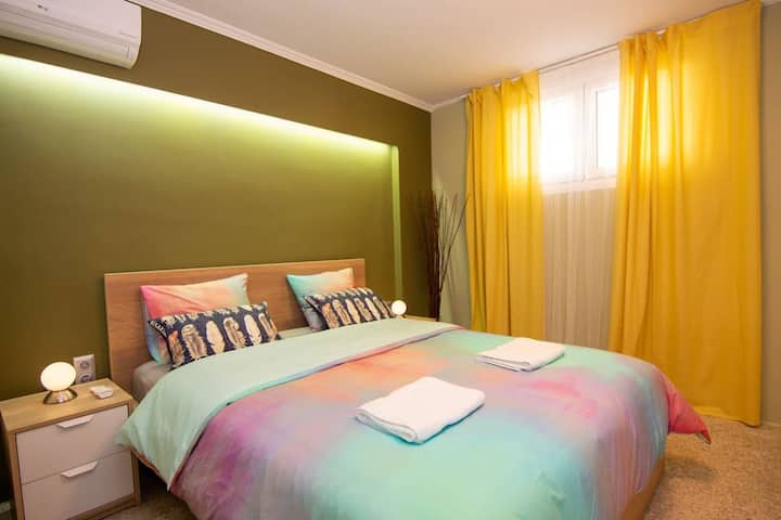 2 Bedroom Budget Apartment In Athens - Athens