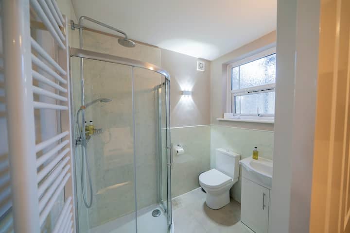 Studio Apartment - Salisbury