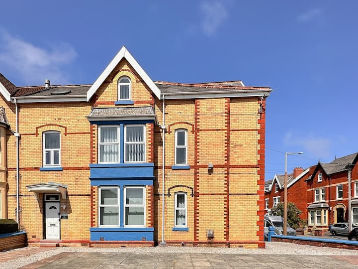 Two - Uk43700 - Lytham St Annes