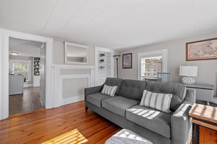 Charming  2nd Flr Large 1 Bed  - Short To Midterm - Exeter, NH
