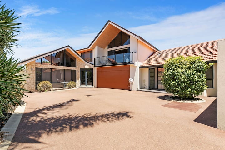 Generous Riverside Living*3br Swan River*heathcote - Mount Pleasant