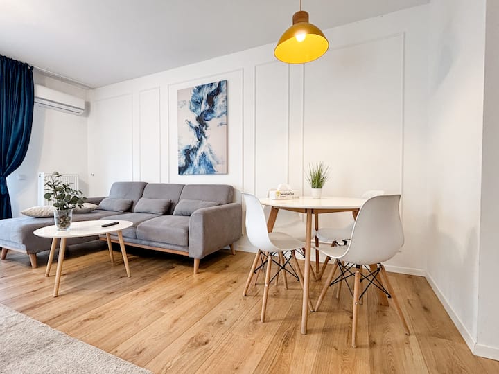 Luxury Oasis - Parking, Smart Tv, Walk-in Shower - Comuna Cojocna