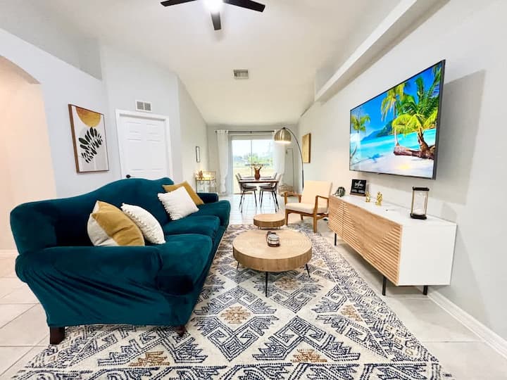 Cape Paradise - 3br, Downtown Cape, Near Beaches - Cape Coral, FL