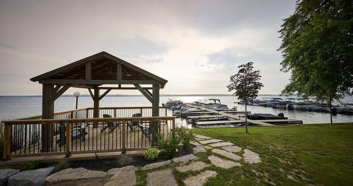 Pigeon Lake Family Retreat: Beach & Resort Access - 밥케이젼