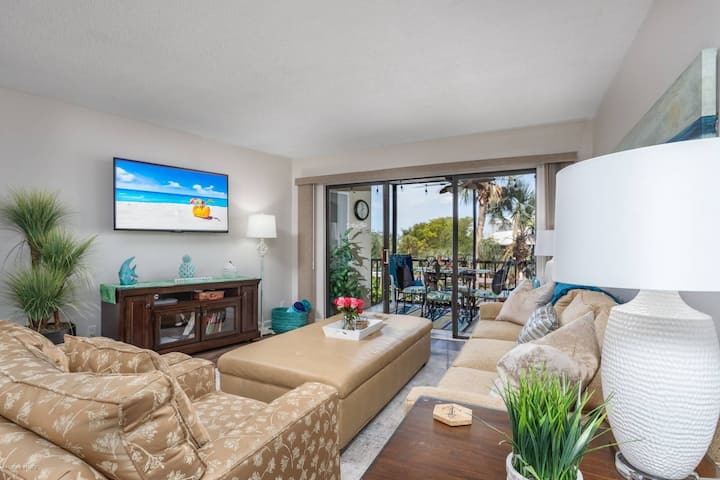 Walk To Beach | Water View | Heated Pool | Tennis - Siesta Key, FL