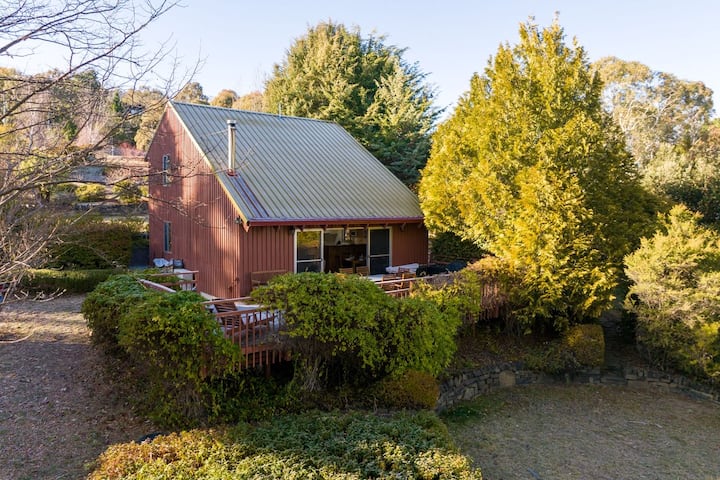 Mogul -On The Lake At East Jindabyne - Jindabyne