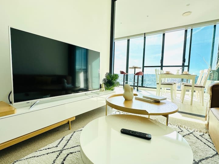 Kozyguru | Wentworth Point | 1 Bed Waterview Apt - Accor Stadium