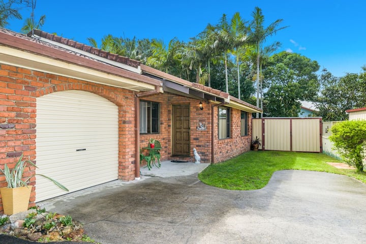 Bromeliads - First National Holidays - Yamba