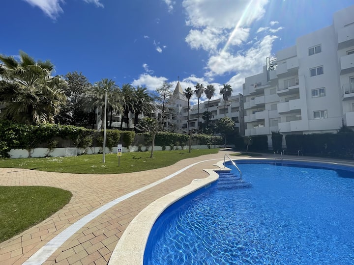 Rm413. Piscine Communautaire Et Belle Terrasse - Roses