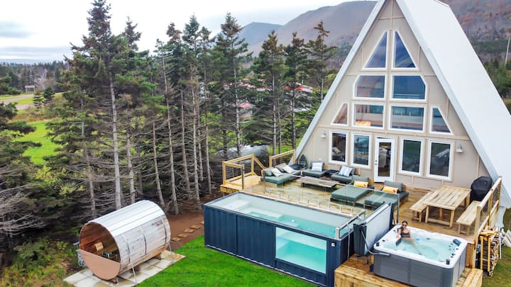 Mystical Beachfront Chalet - Hot Tub, Pool & Sauna - Dingwall