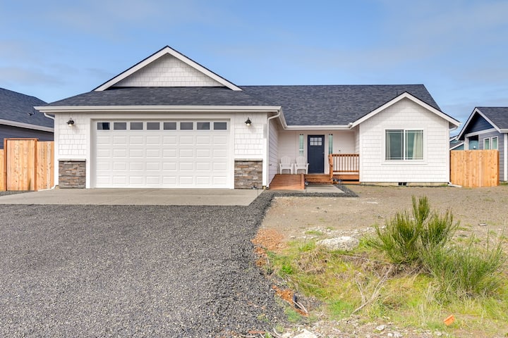 Ocean Shores Home W/ Game Room - Walk To Beaches! - Ocean Shores, WA