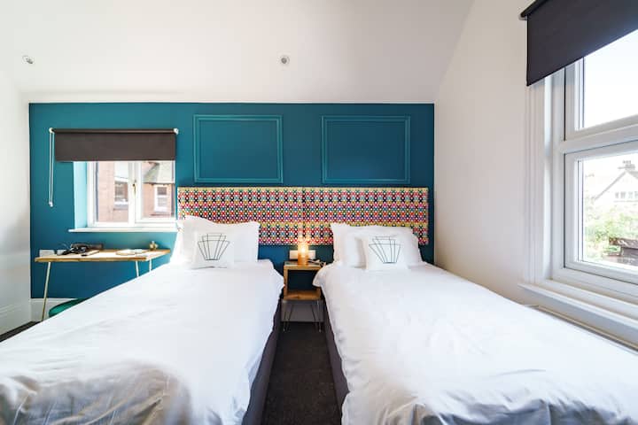 The Adelphi | Twin Studio + Free Private Parking - Stratford-upon-Avon
