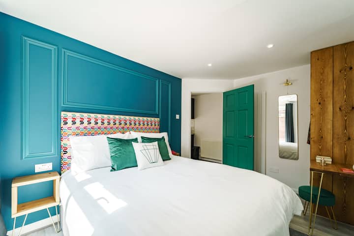 The Adelphi | 1-bed Apartment W/ Free Parking - Stratford-upon-Avon