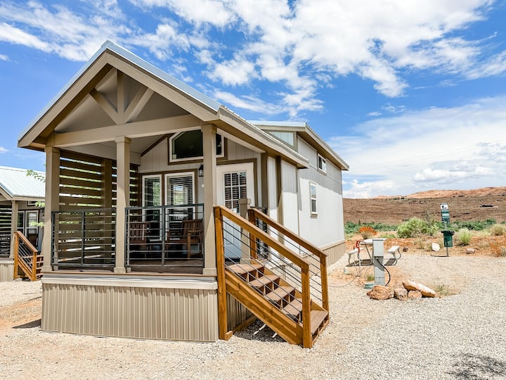 Deluxe Loft Cottage - Moab, UT