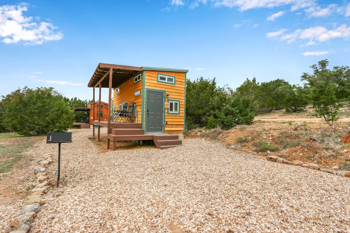 Tiny Hill Country Escape • Grill • Fire Pit - Pedernales Falls State Park, Johnson City