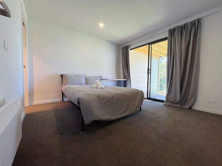 3 Bedroom Apartment At Kingston - Hobart