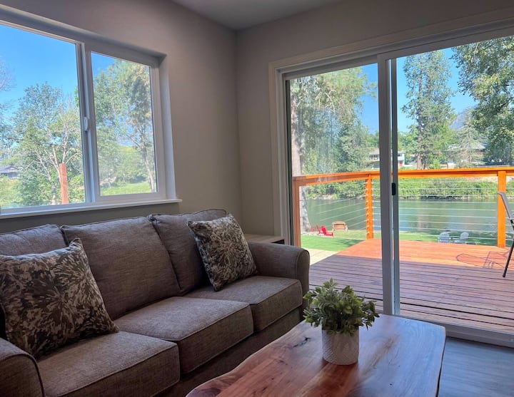 Deluxe Cabin 1 - Rogue River Resort - Grants Pass, OR