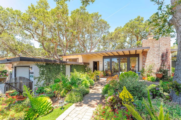 3891 Robert R Jones House - Open August/car Week! - 卡梅爾海