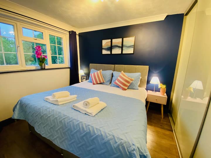 Perfect For Contractors & Home From Home Inbetween - 워킹