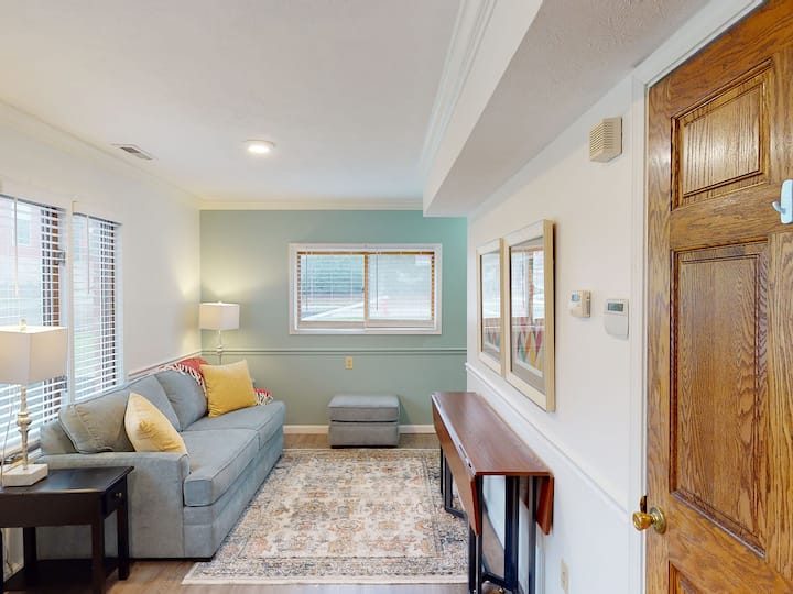 Cozy Bloomington Iu Campus Getaway For 2! - Bloomington, IN