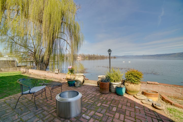 Waterfront Lakeport Rental Home W/ Private Dock! - Kelseyville, CA