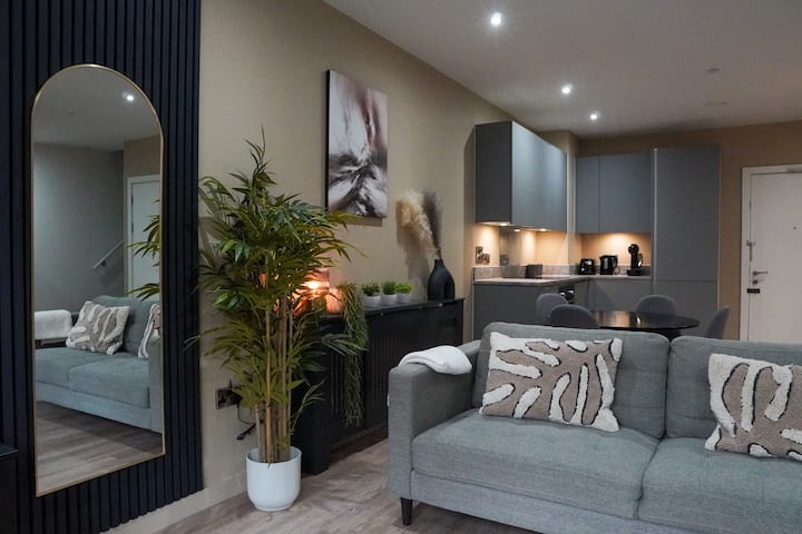 Central M1 Townhouse | Monthly Stays Free Parking - Manchester