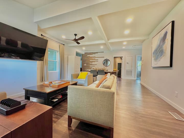 Quaint Abode|clt Airport|panthers|dogs Yes| Fenced - Charlotte, NC